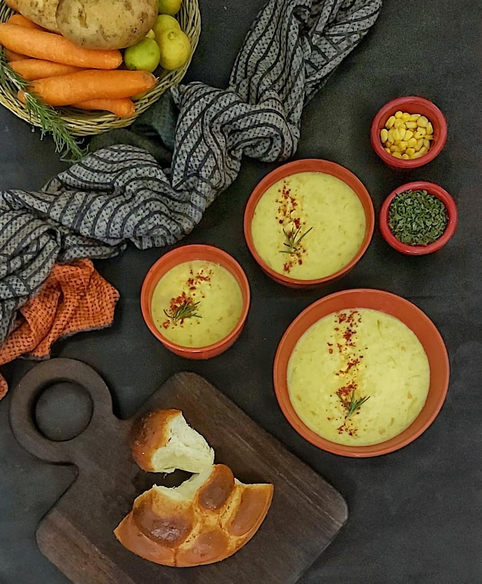 طرز تهیه سوپ مرغ و جعفری مقوی با اصول پخت سوپ رستورانی